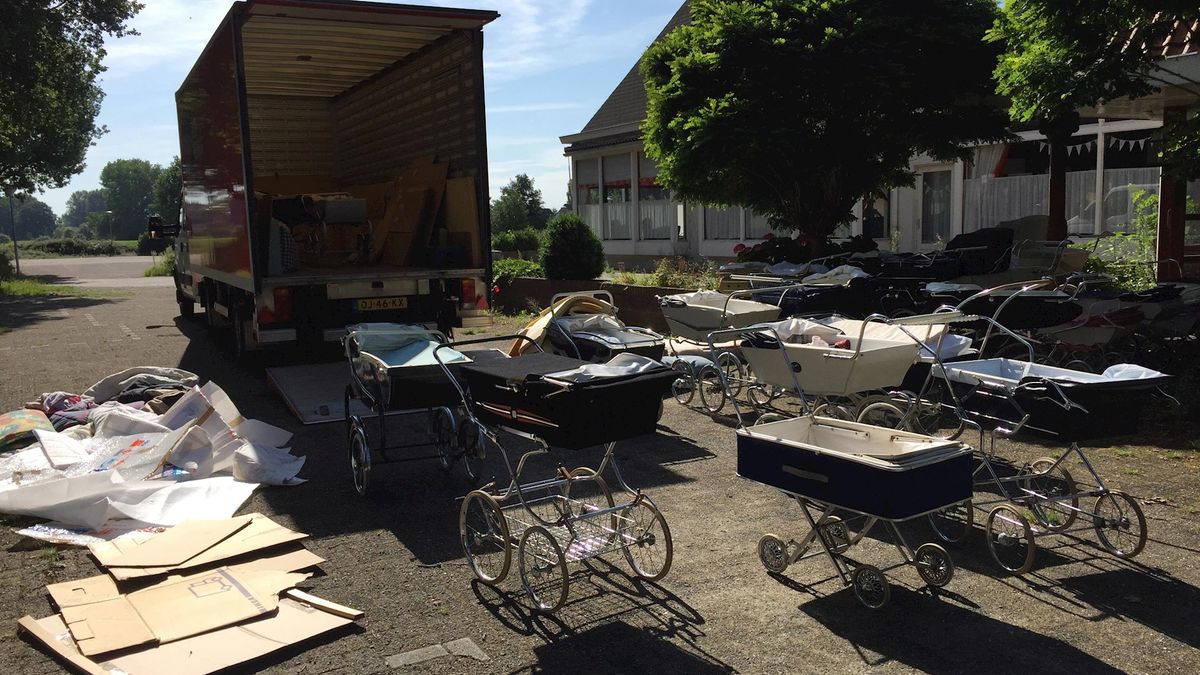 Poppen- en Kinderwagenmuseum Zwolle doet stukken in opslag: Van der ...