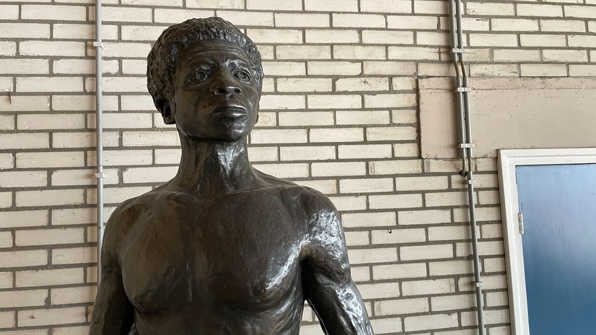 ‘Racistisch beeld’ van slavenleider Tula gaat toch niet naar Curaçao ...