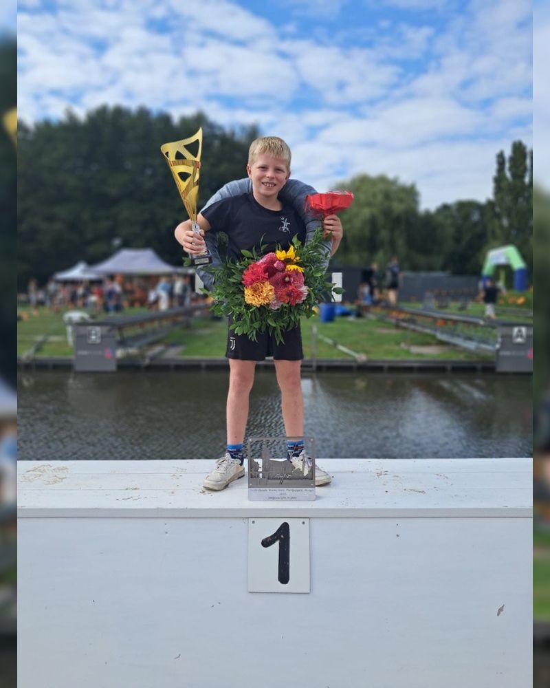 Benjamin Berg (9) Nederlands kampioen fierljeppen - RTV Noord