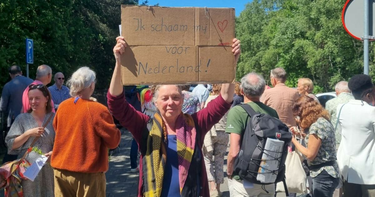 Nigeriaans gezin uit Emmen moet definitief Nederland verlaten - RTV Drenthe