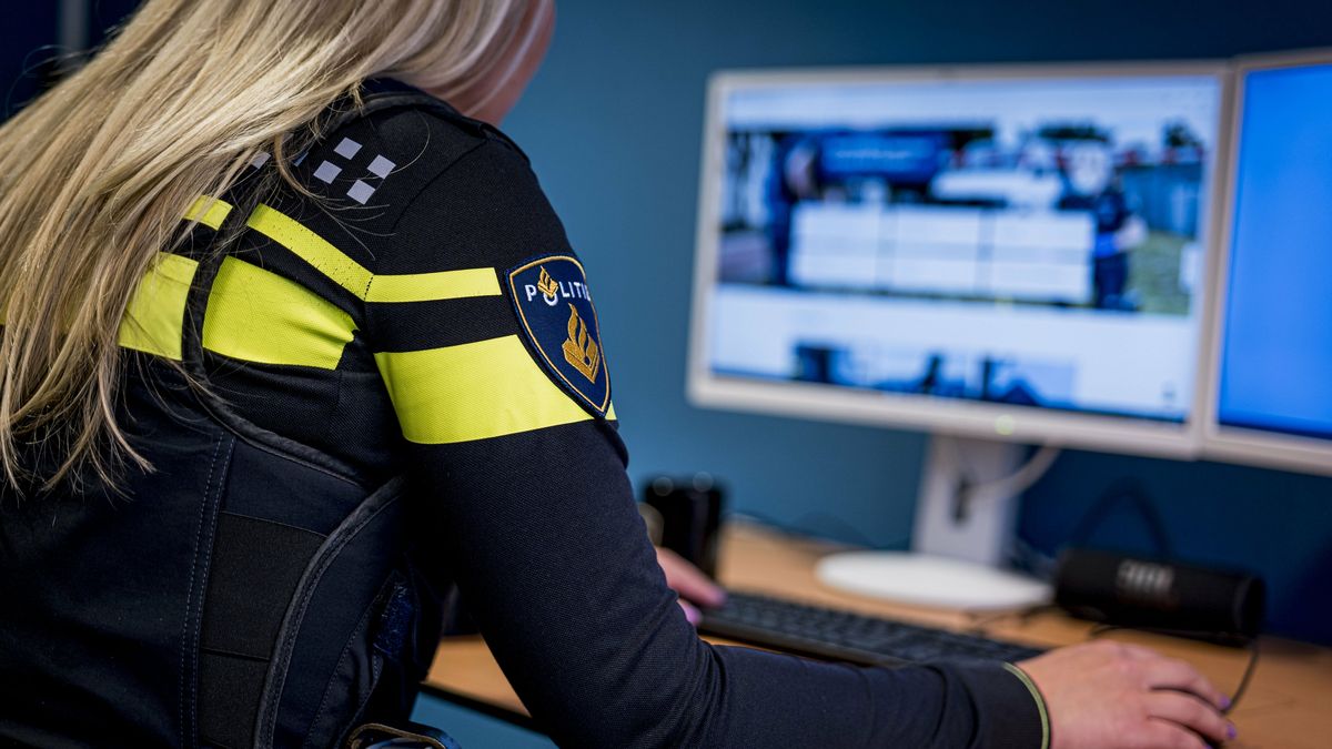 Oud-agente uit Emmen aangehouden voor onder meer omkoping - RTV Drenthe