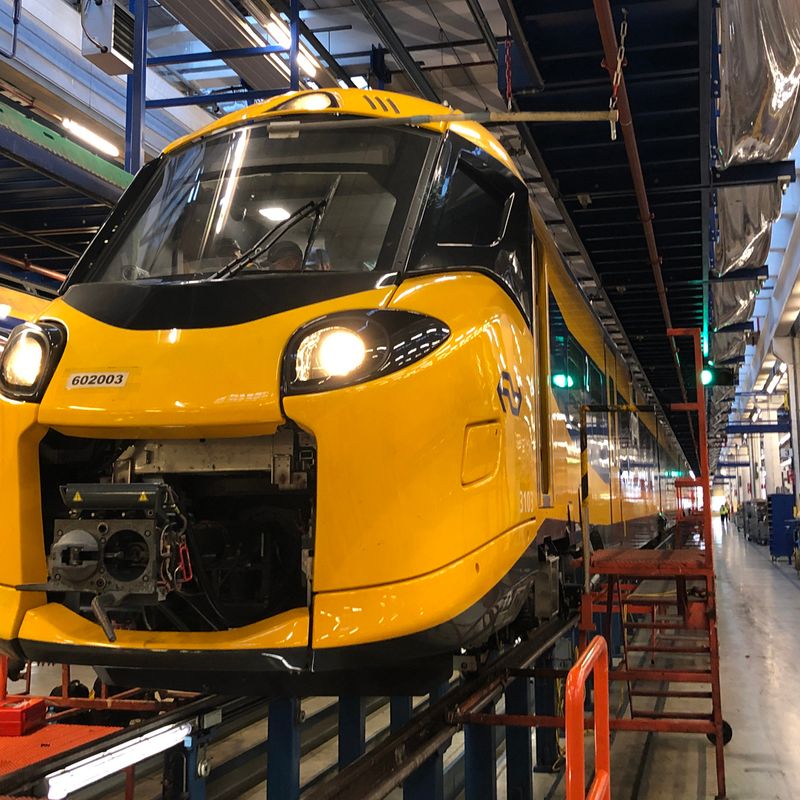 Nieuwe NS-trein 'De Wesp' wordt grondig getest in Onnen - RTV Noord
