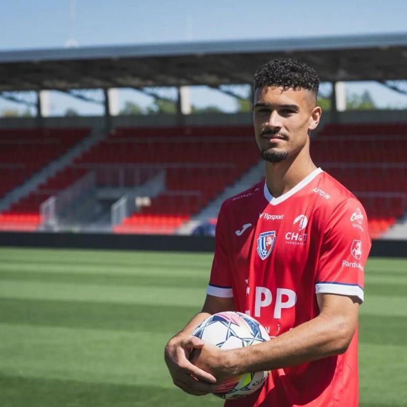 Deze Rotterdammer was maaltijdbezorger, maar voetbalt nu in dezelfde ...