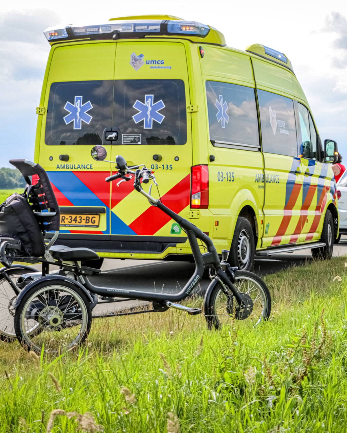 Gewonde bij botsing tussen auto en driewieler in Emmer-Compascuum - RTV Drenthe