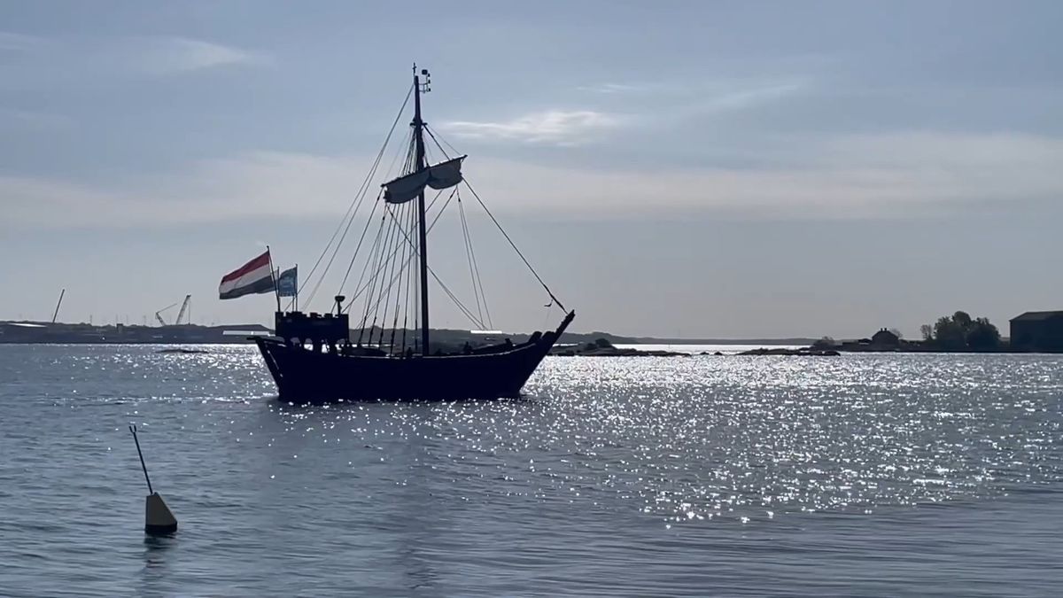 Deze mensen voeren in een middeleeuws schip naar Zweden - Omroep Gelderland
