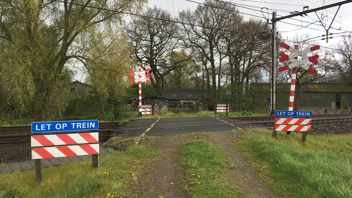 Zeven oplossingen om onbewaakte overwegen veiliger te maken - RTV Drenthe