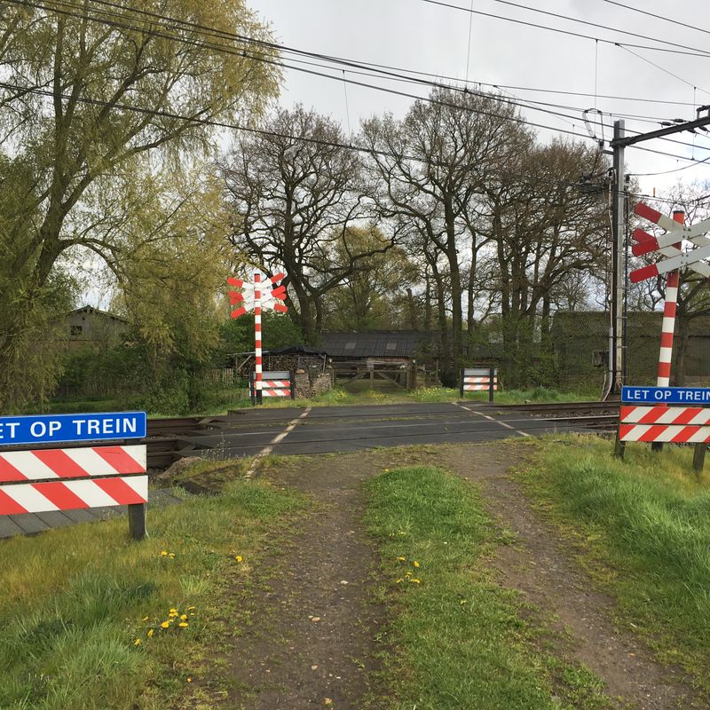 Zeven oplossingen om onbewaakte overwegen veiliger te maken - RTV Drenthe