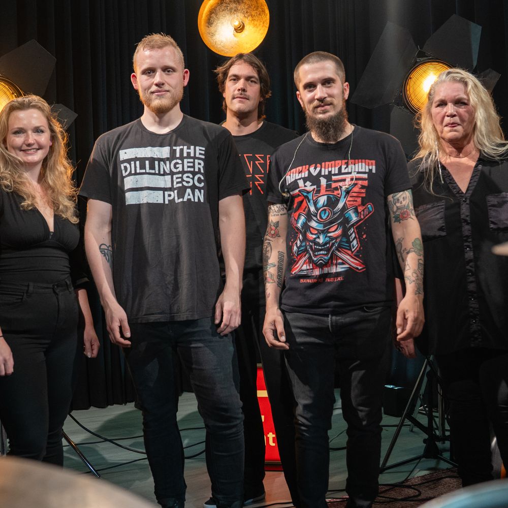 Asser rockband Puntje van de Zalm komt met snoeihard TT-nummer - RTV ...