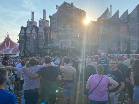 Bekijk de eerste dag van Zwarte Cross • Armin van Buuren sluit af - Omroep Gelderland