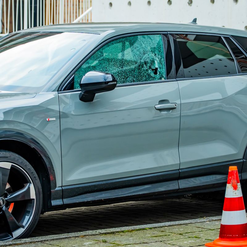 Twee verdachten op de vlucht na schietpartij op klaarlichte dag in Rotterdam - Rijnmond