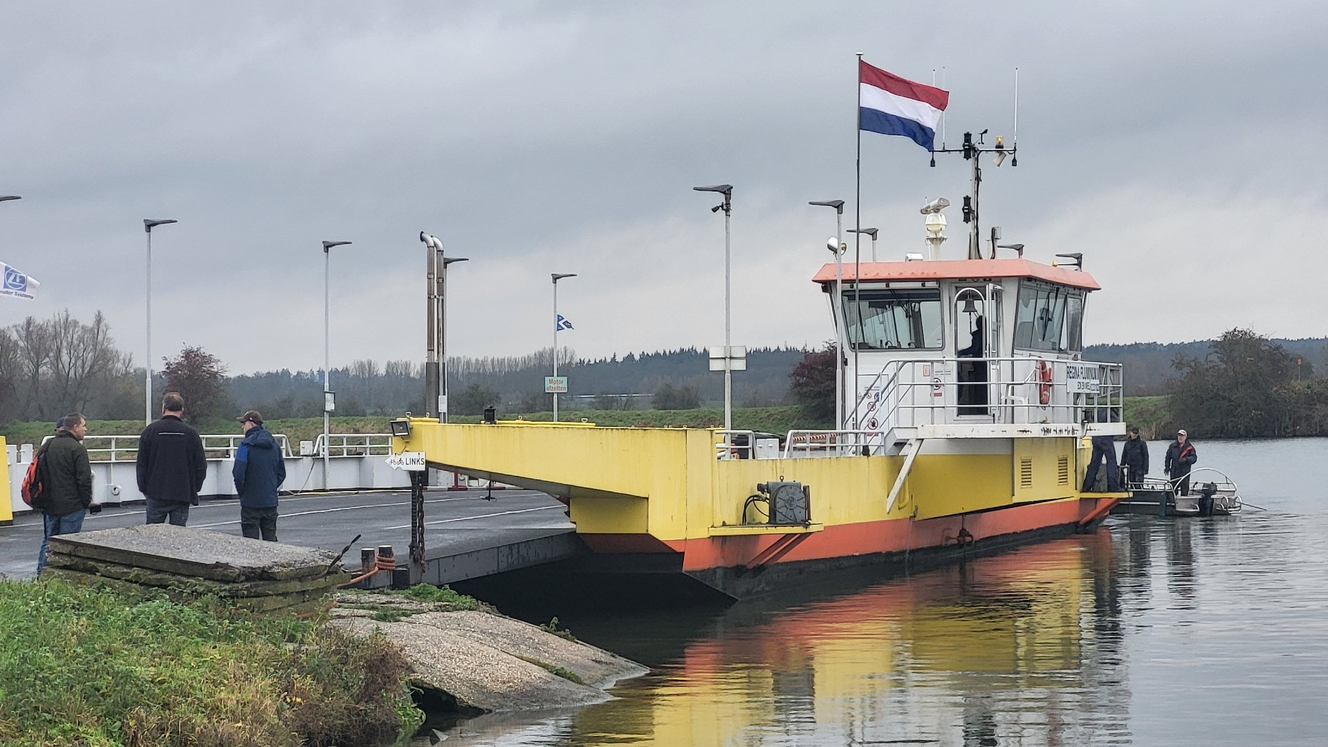 Pontje bij Amerongen vaart naar verwachting morgen of overmorgen weer ...