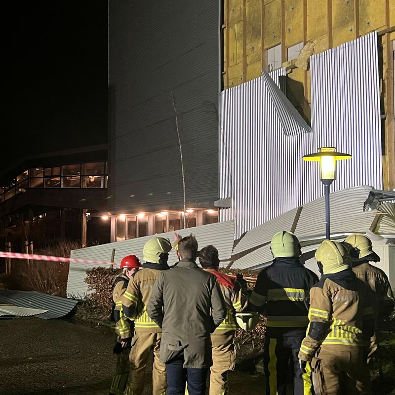 112-nijs 22 febrewaris: Sydgevel hotel Drachten nei ûnderen kaam ...