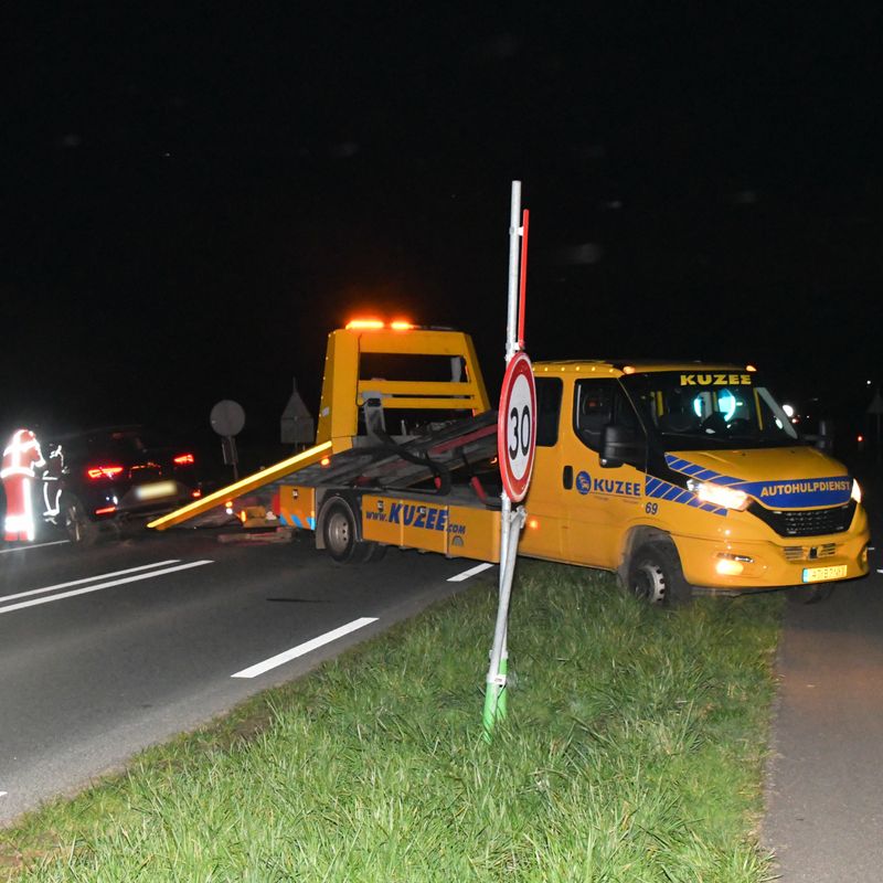 Man raakt van de weg af en komt in sloot terecht bij Zaamslag - Omroep ...