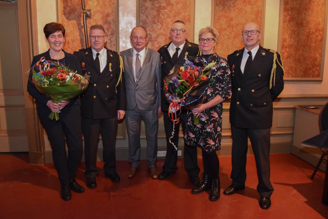 Lintjes voor brandweermannen uit Norg en Nietap - RTV Drenthe
