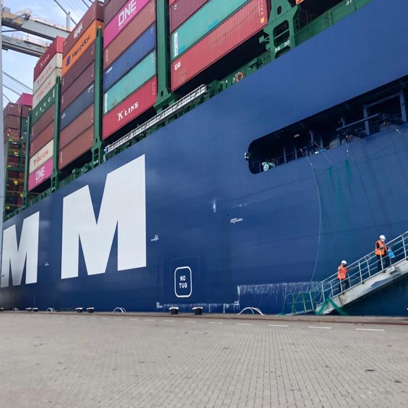 Een kijkje aan boord van het grootste containerschip ter wereld - Rijnmond