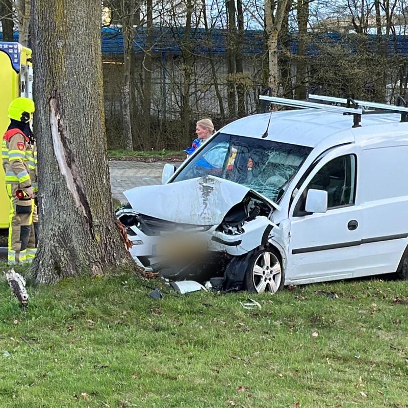 Eén gewonde naar ziekenhuis na ongeval in Heerlen - L1 Nieuws Eén gewonde naar ziekenhuis na ongeval in Heerlen - L1 Nieuws