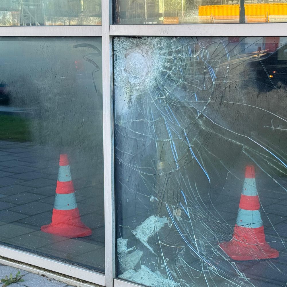Raam vernield tijdens tellen van stemmen in Venlo: politie doet ...