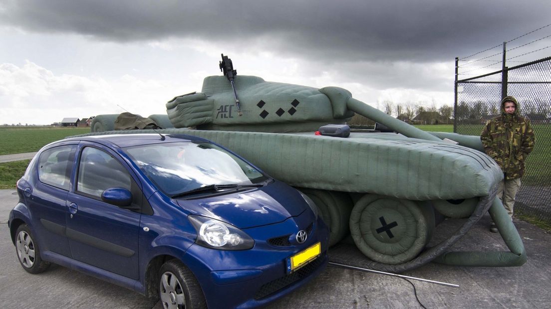 Oefening: defensie blaast tank op - RTV Noord