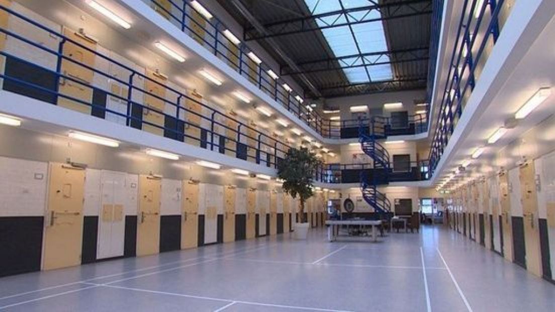 Gevangene zit door foutje drie keer zijn straf uit - Omroep Gelderland
