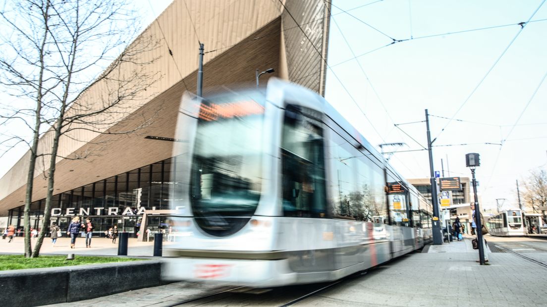 Reizen in openbaar vervoer wordt iets duurder in regio Rotterdam - Rijnmond