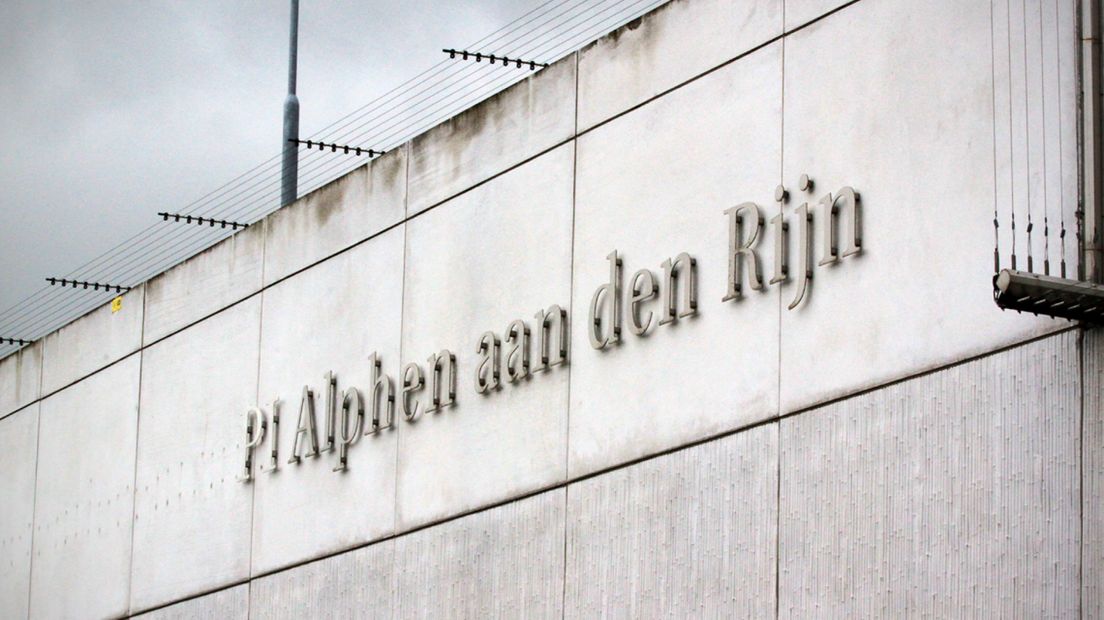 IN BEELD: Alphense gevangenis omgetoverd tot vluchtelingenopvang ...