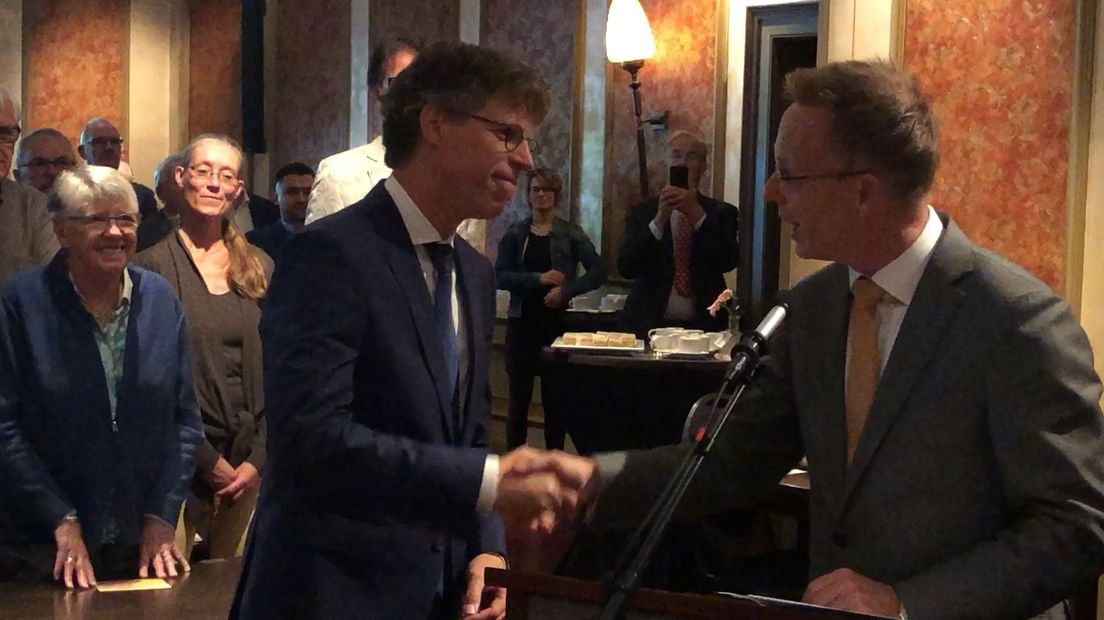 Ard van der Tuuk geïnstalleerd als burgemeester in Westerkwartier - RTV ...