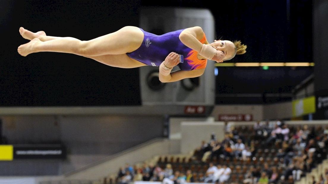 Turnsters Sanne en Lieke Wevers uit Oldenzaal trots op ticket voor WK ... Turnsters Sanne en Lieke Wevers uit Oldenzaal trots op ticket voor WK ...
