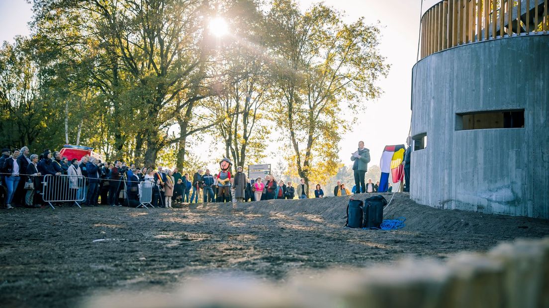 Uitkijktoren Niemandsland bij Sint Jansteen geopend - Omroep Zeeland