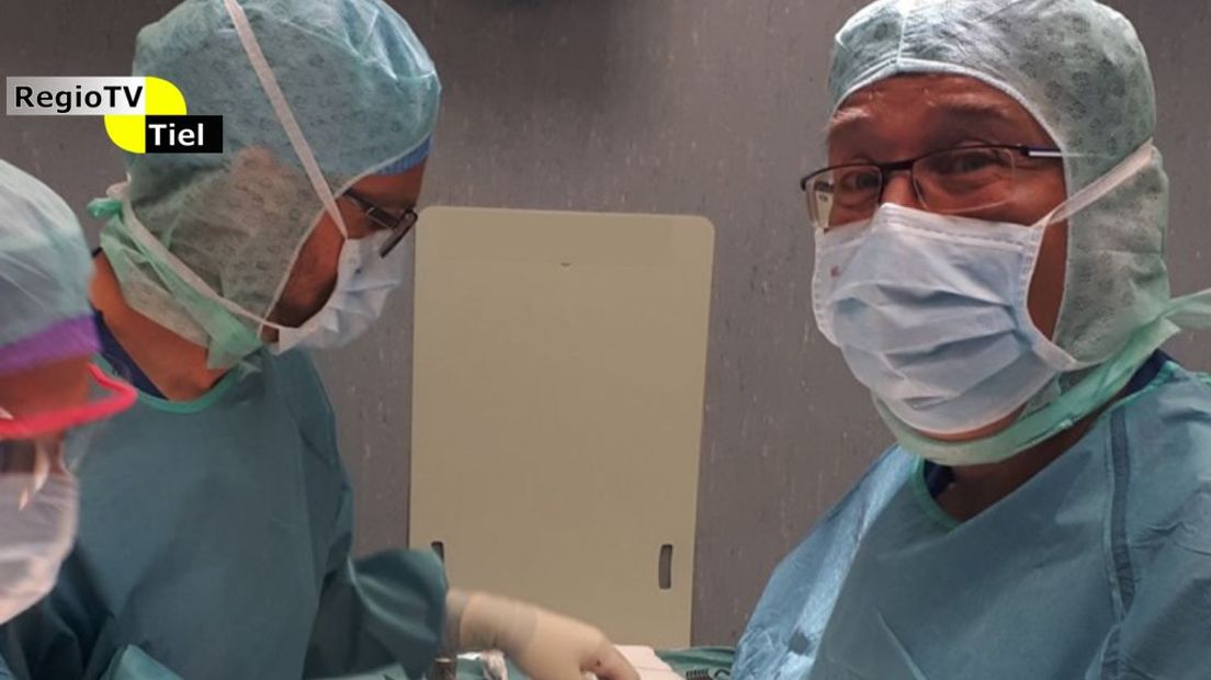 1500ste heupoperatie voor chirurg in Ziekenhuis Rivierenland - Omroep ...
