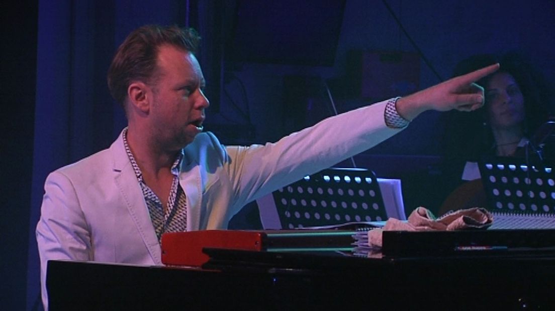 De voetjes van de vloer met Bert Visscher in De Klinker - RTV Noord