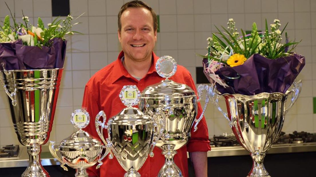 Michel Rekers maakt de beste snert en stamppot van de wereld - RTV Noord