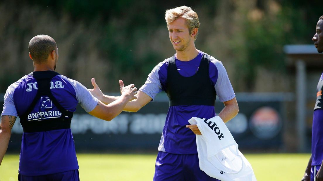 Michel Vlap met open armen ontvangen bij zijn nieuwe voetbalclub ...