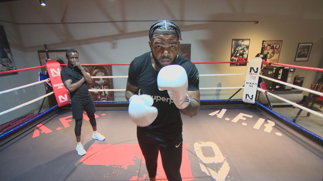 Regilio Tuur stoomt Luis Tavares klaar voor partij van zijn leven: 'Ik ...