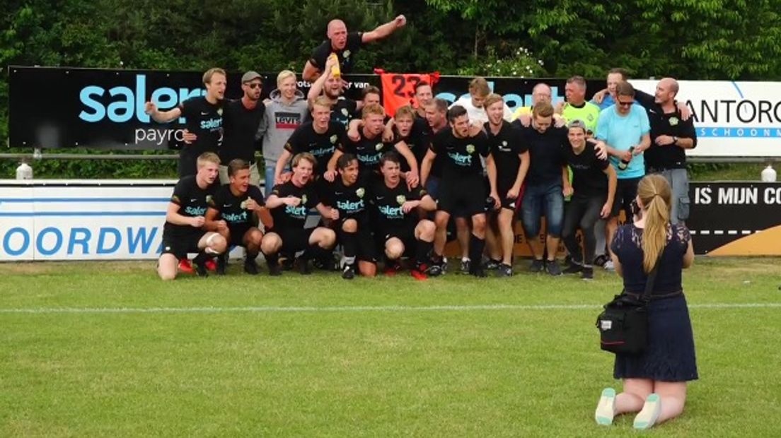 DSZ'16 zwaait na één seizoen af met promotie - RTV Drenthe