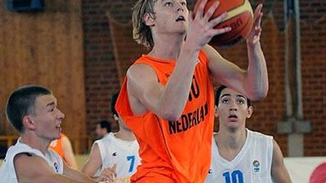 Basketbaltalent Veenstra naar Landstede Zwolle - RTV Drenthe