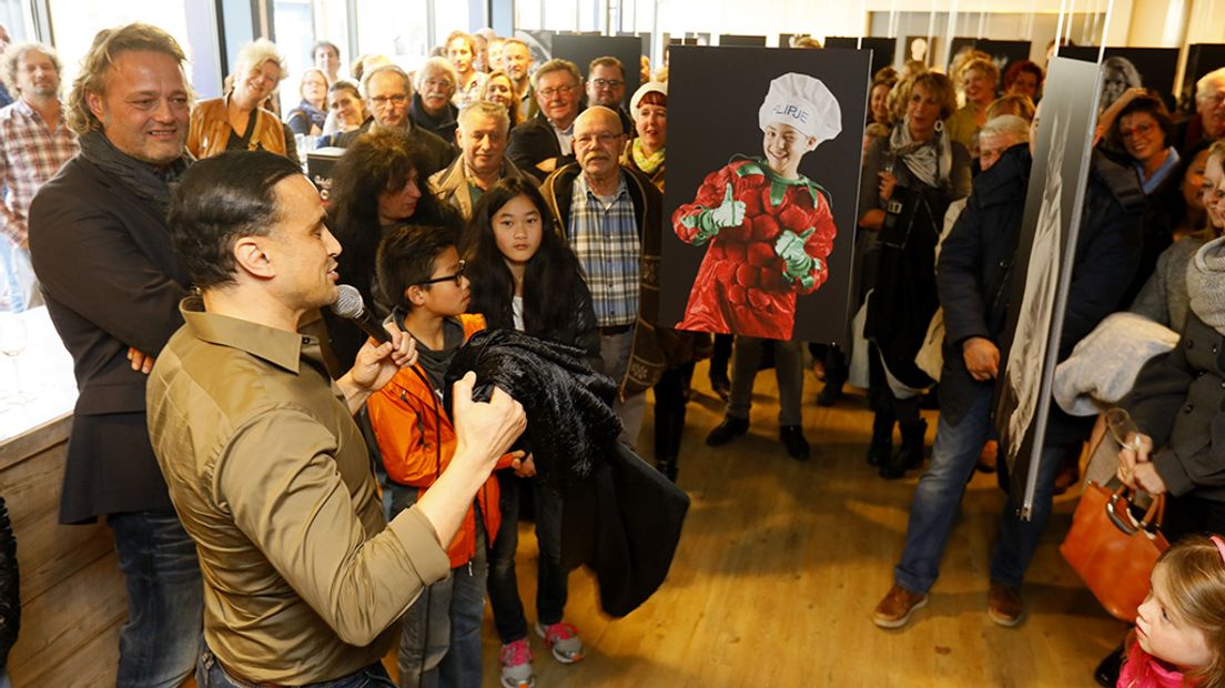 Expositie over markante Tielenaren geopend door schrijver Khalid Boudou ...