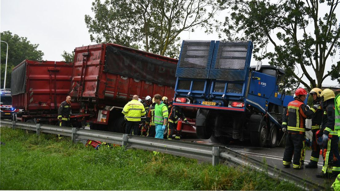 N207 urenlang dicht na ernstig ongeluk bij Boskoop - Omroep West