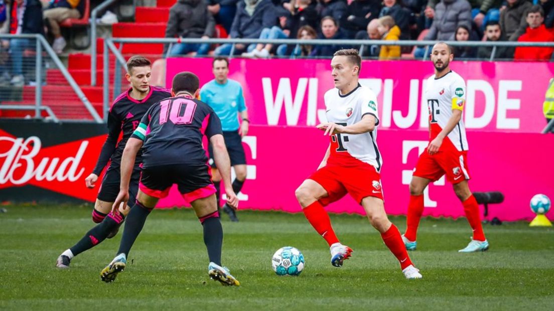 FC Utrecht begint onder Silberbauer met gelijkspel tegen koploper Feyenoord: 'Hij heeft het naar ...
