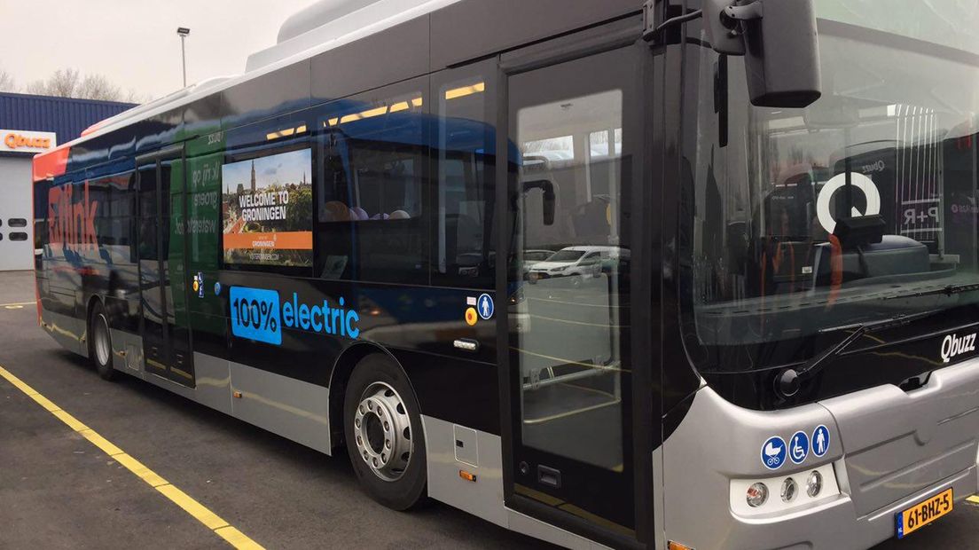 Elektrische bus rijdt tussen Groningen Airport Eelde en Stad - RTV Noord