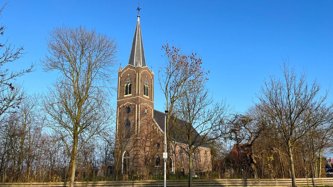 Kerk Wiuwert verzakt, mummies niet in gevaar - Omrop Fryslân