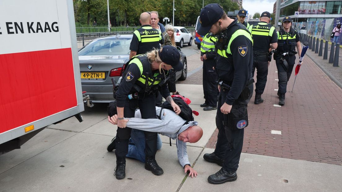 LIVE | Boerenprotest Prinsjesdag: Boeren vertrekken uit Rijswijk, één ...