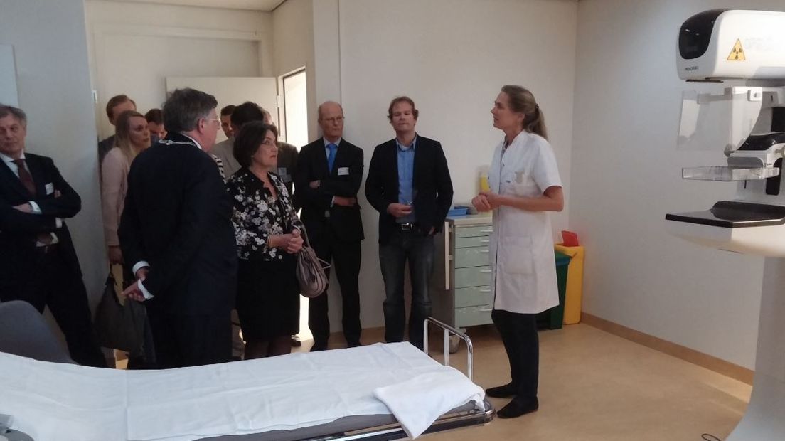 Nieuwe vleugel ziekenhuis Rijnstate Arnhem officieel in gebruik genomen ...