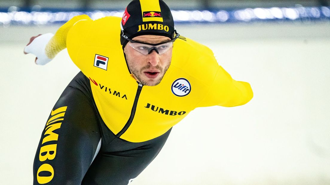 Sven Kramer rijdt officieus Nederlands record op 3000 meter - Omrop Fryslân