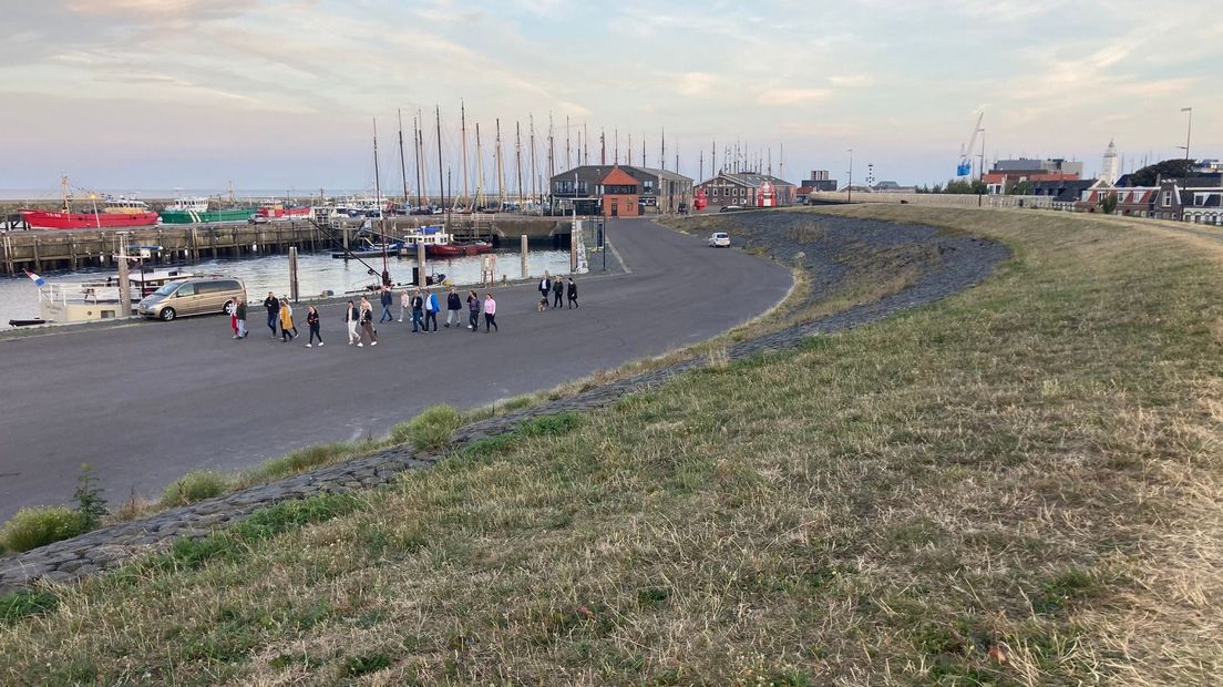 Zonsopgang tegemoet lopen voor aandacht zelfmoord en preventie - Omrop ...