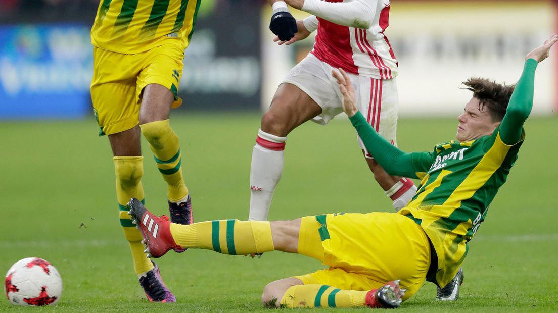 Gevoelsmens Danny Bakker bijna weer op niveau: 'Het is een harde les ...