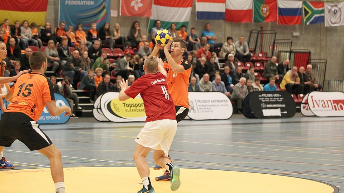 Korfbal: Oranje scoort 41 keer in eerste WK-duel - Omroep West Korfbal: Oranje scoort 41 keer in eerste WK-duel - Omroep West