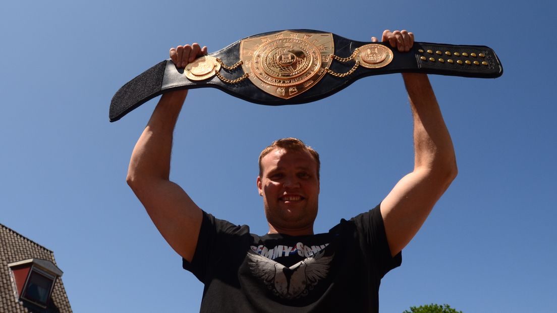 Sem Schilt begint eigen vechtschool in Zuidlaren - RTV Drenthe