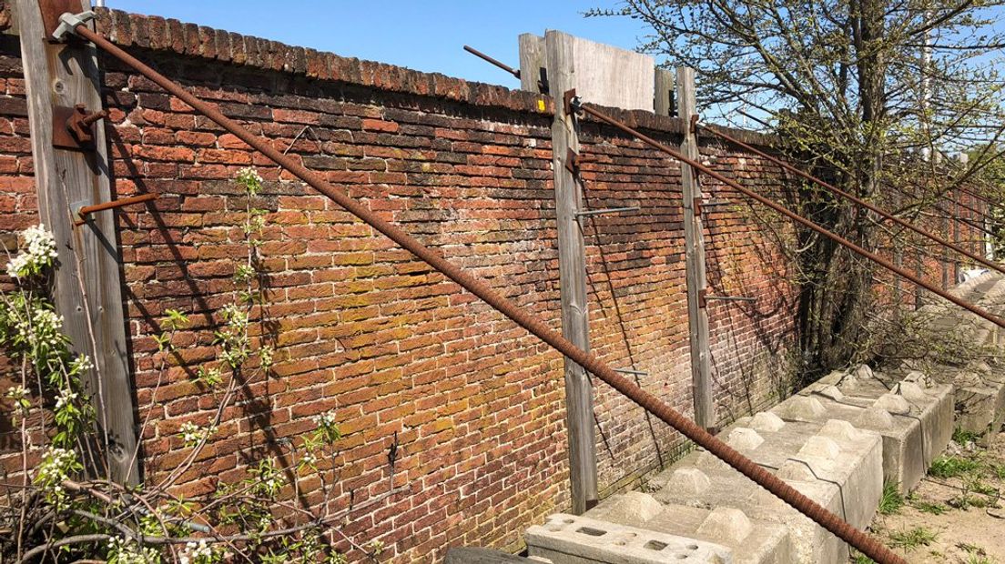Historische fruitmuur Kwintsheul mogelijk toch gesloopt - Omroep West Historische fruitmuur Kwintsheul mogelijk toch gesloopt - Omroep West