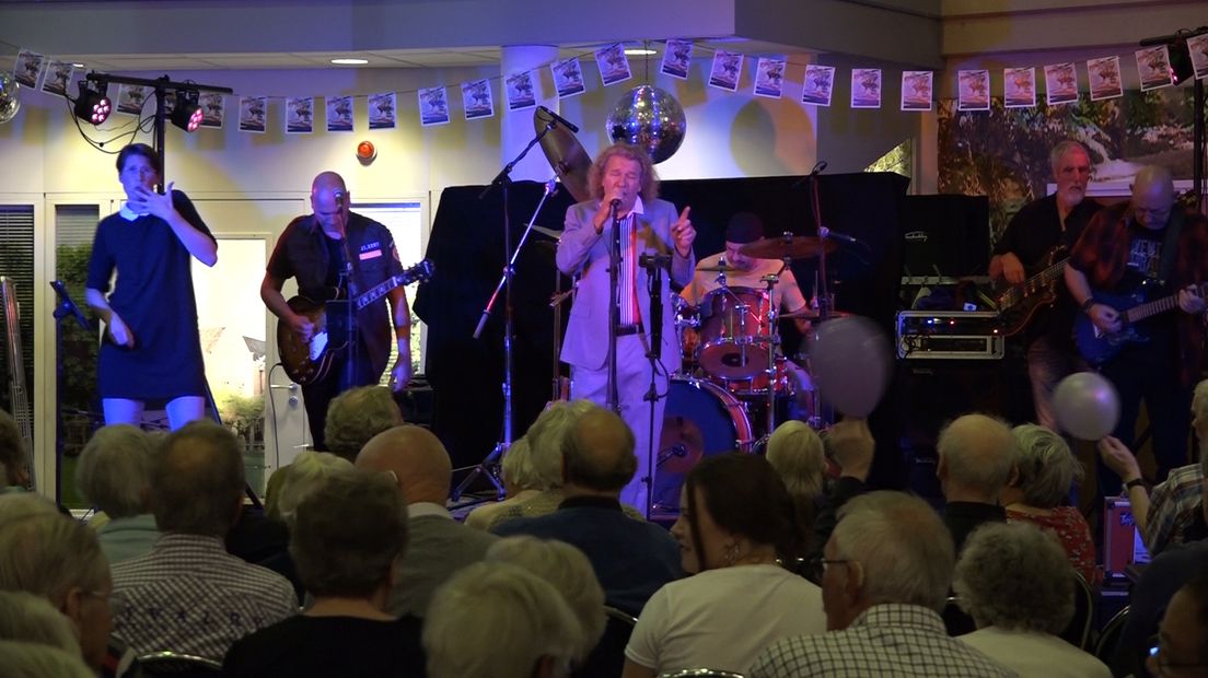 Doven genieten van rockconcert: 'Soms moest ik even mijn oren dicht ...