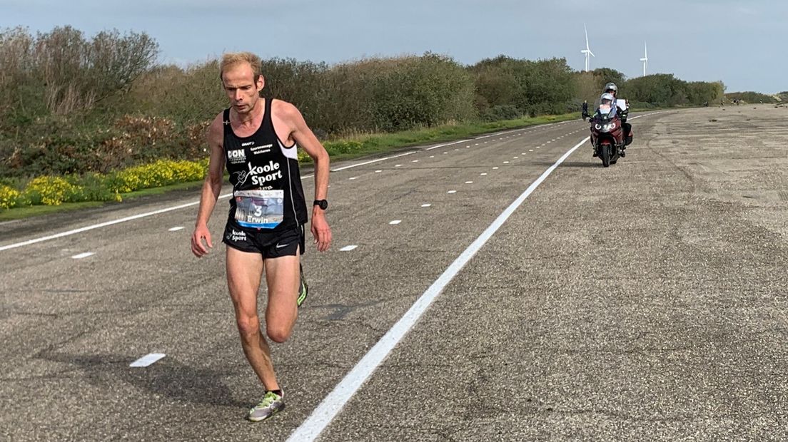 Erwin Harmes zegeviert in Dowloop - Omroep Zeeland